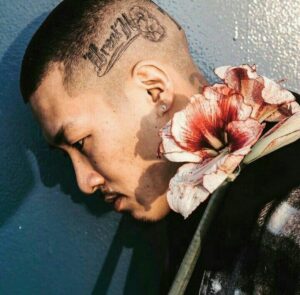 Benjazzy(ベンジャジー)の本名は?タトゥーほくろ髪型が個性的!彼女についても調べてみた【ラップ甲子園】 | サボてな